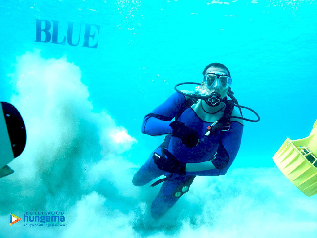 Blue 2009 Wallpapers | Blue 2009 HD Images | Photos sanjay-dutt-84 ...