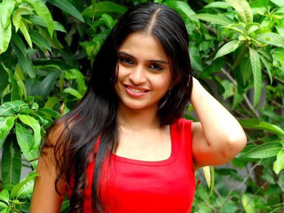 Sheena Shahabadi Movie Stills - Bollywood Hungama