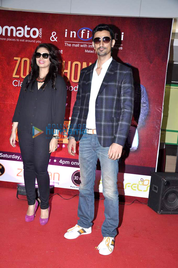 Promotion of ‘Luv Shuv Tey Chicken Khurana’ at Infiniti Mall | Huma ...