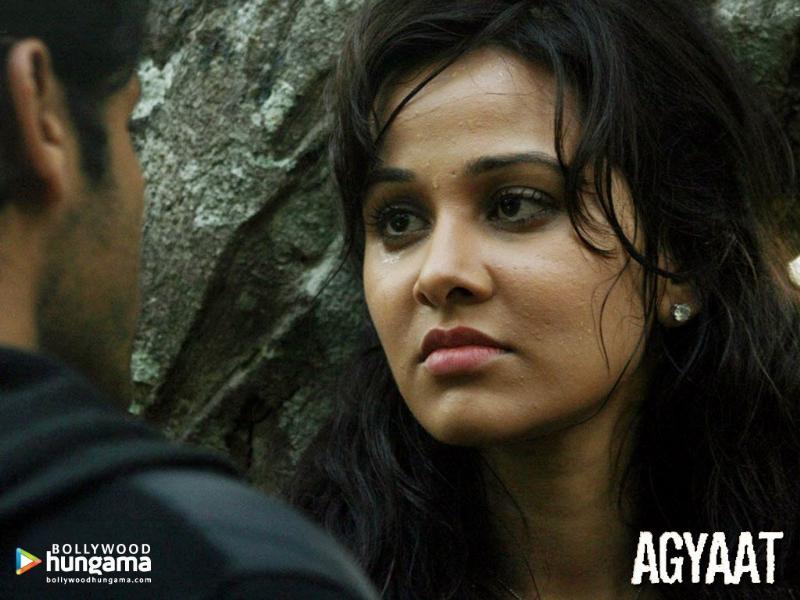 Agyaat 2009 Wallpapers | Agyaat 2009 HD Images | Photos priyanka ...