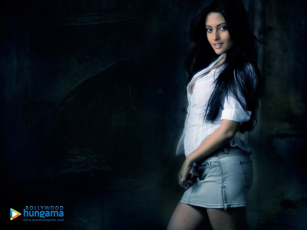 Wallpapers | - Bollywood Hungama