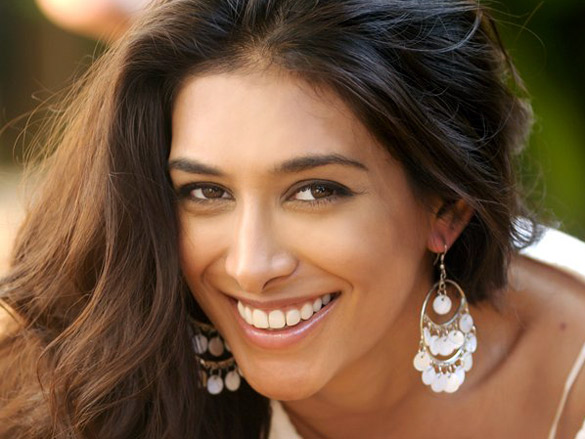 Preeti Desai Photos, Images, HD Wallpapers, Preeti Desai HD Images ...