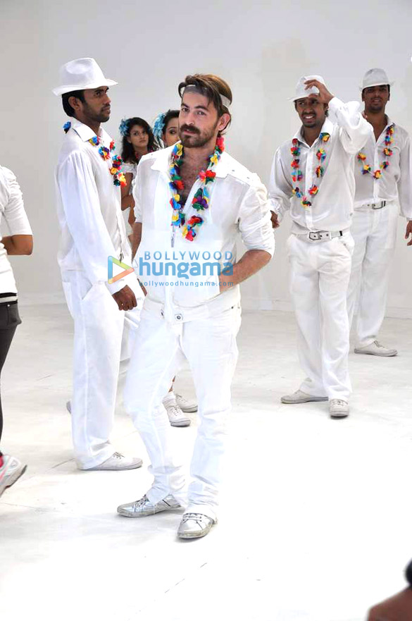 shortcut-romeo-39 | Shortcut Romeo 2013 On The Set - Bollywood Hungama