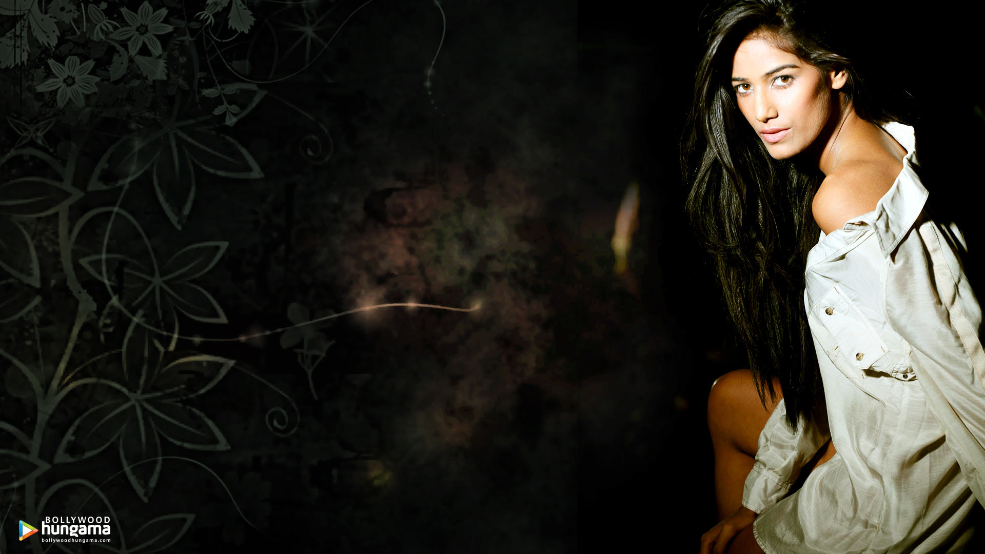 Poonam Pandey Wallpapers | poonam-pandey-23 - Bollywood Hungama