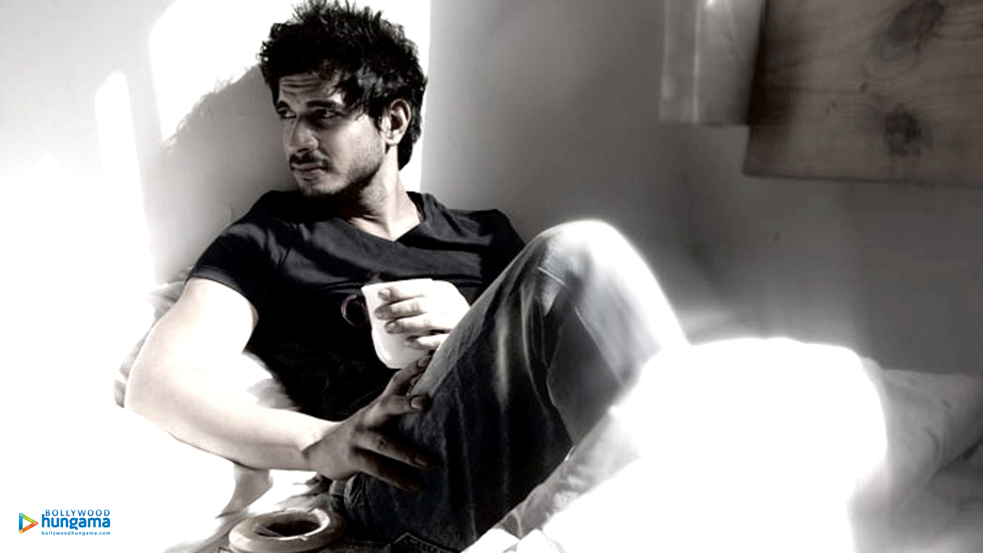 Tahir Raj Bhasin Wallpapers | tahir-raj-bhasin-9 - Bollywood Hungama