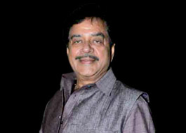 Shatrughan Sinha returns on stage after 14 years : Bollywood News ...