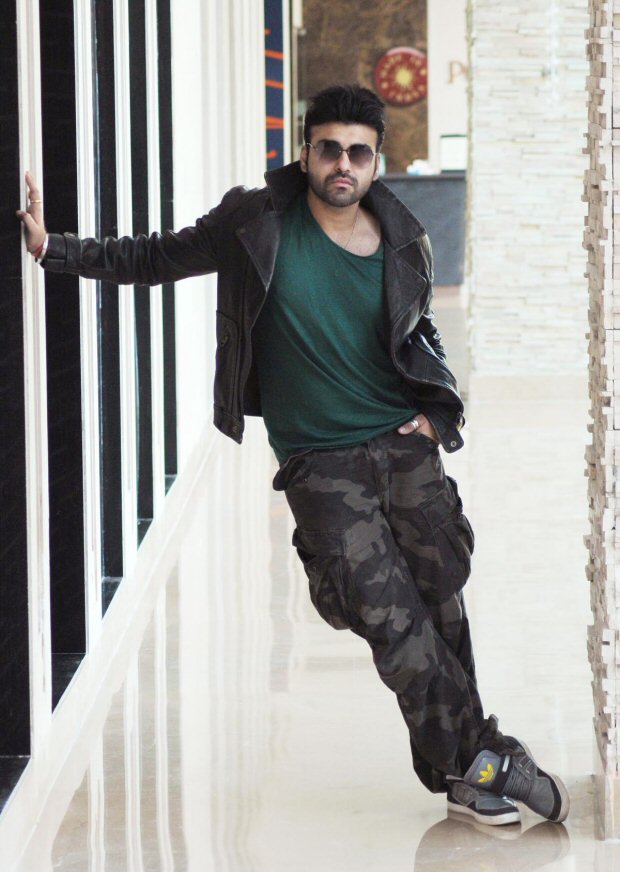 Aarya Babbar Hit Movies List | Aarya Babbar Box Office Collection ...