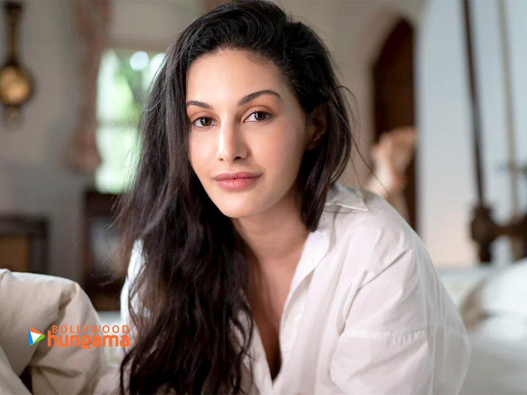 Amyra Dastur Wallpapers | amyra-dastur-8-5 - Bollywood Hungama