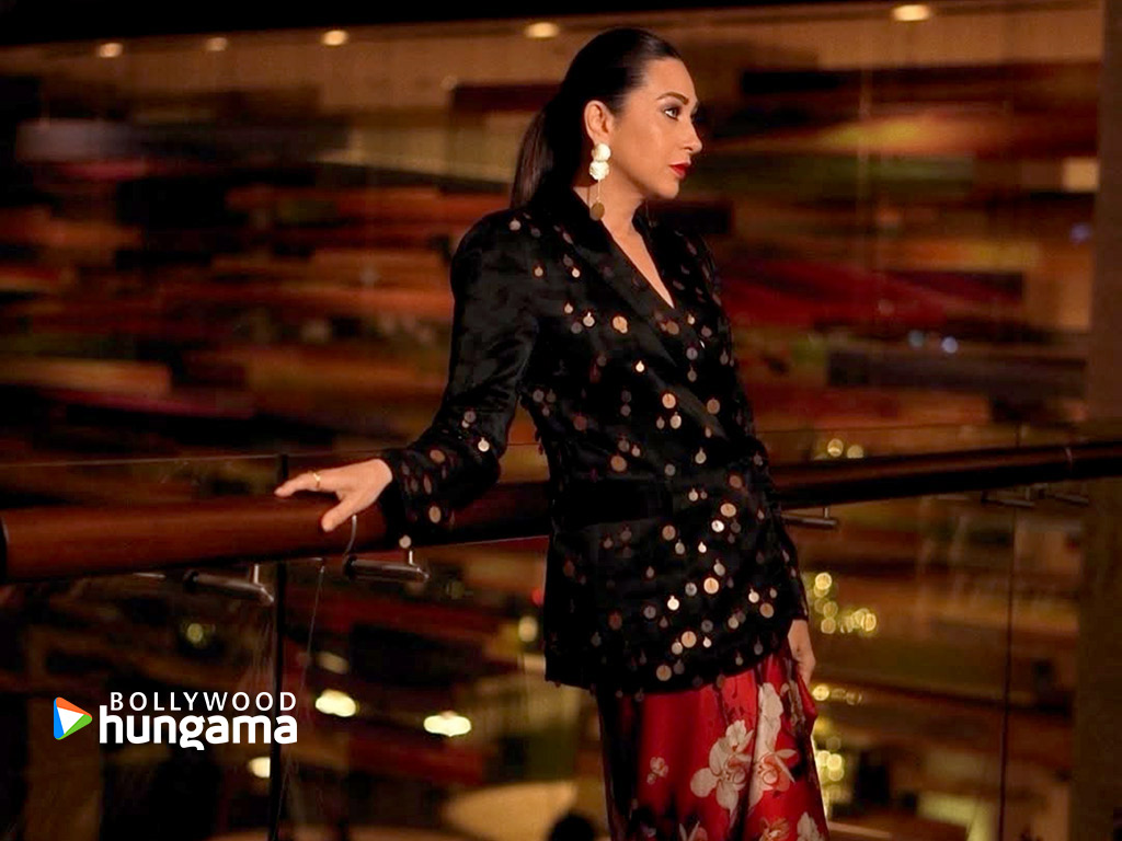 Karisma Kapoor Wallpapers | karisma-kapoor-1-54 - Bollywood Hungama