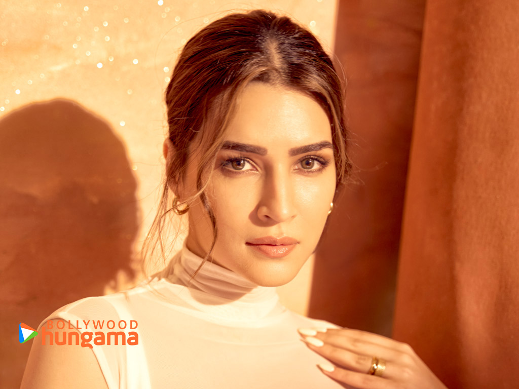 Kriti Sanon Wallpapers | kriti-sanon-1-348 - Bollywood Hungama