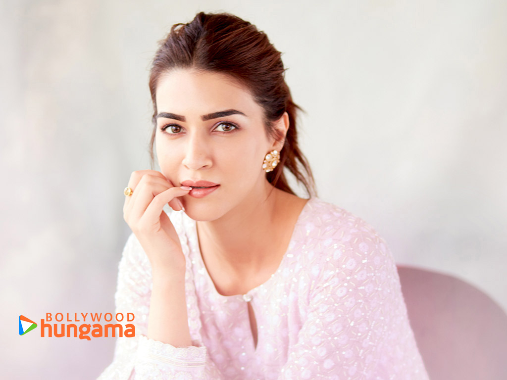 Kriti Sanon Wallpapers | kriti-sanon-2-229 - Bollywood Hungama