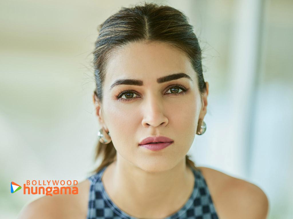 Kriti Sanon Wallpapers | kriti-sanon-4-230 - Bollywood Hungama