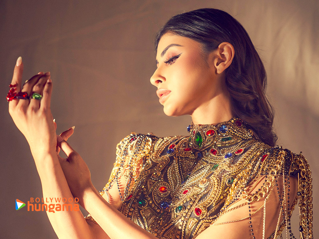 Mouni Roy Wallpapers | mouni-roy-5-79 - Bollywood Hungama
