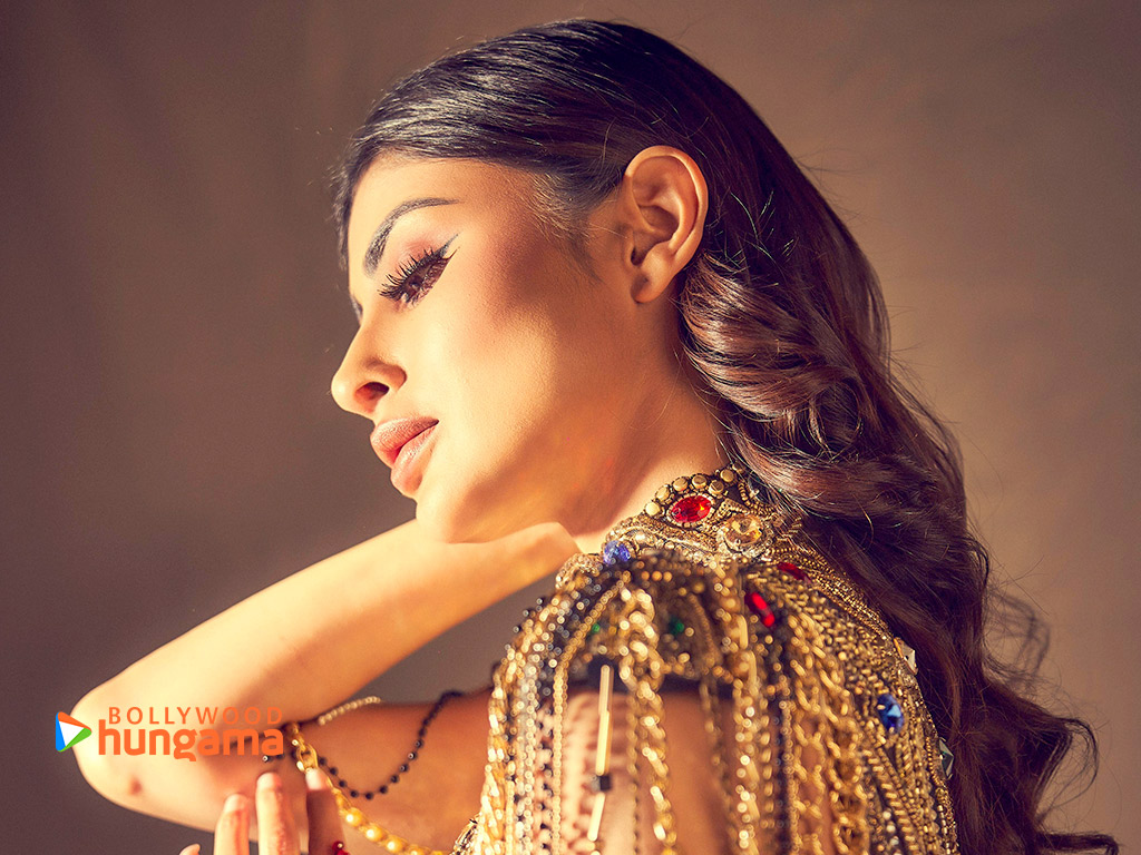 Mouni Roy Wallpapers | mouni-roy-6-55 - Bollywood Hungama