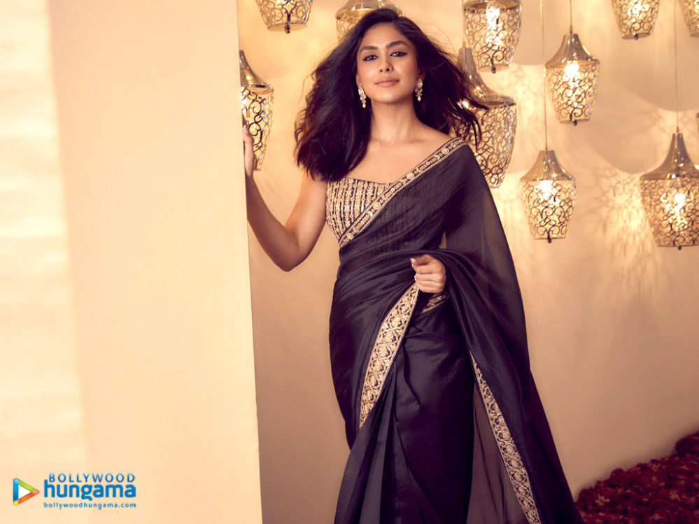 Mrunal Thakur Wallpapers | HD Image Download of Mrunal Thakur | Photo ...