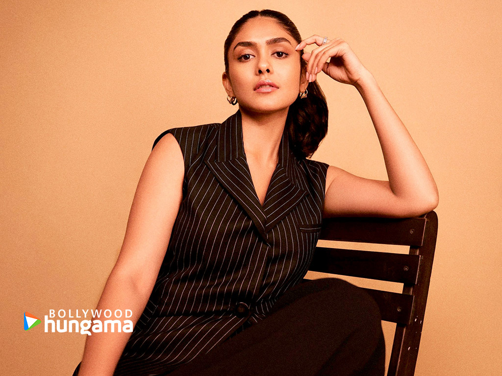 Mrunal Thakur Wallpapers | mrunal-thakur-2-161 - Bollywood Hungama