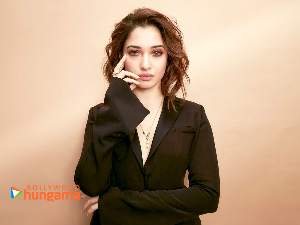 Wallpapers | - Bollywood Hungama
