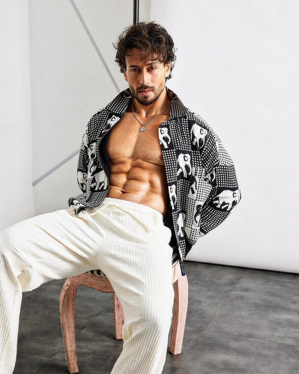 Tiger Shroff Images, HD Wallpapers, and Photos - Bollywood Hungama