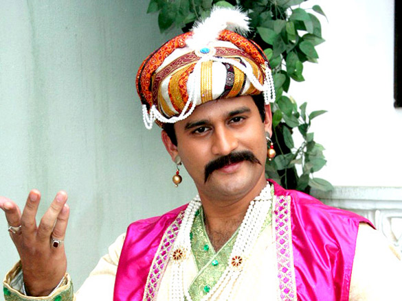 Cast of Mrs. Tendulkar enact Bollywood celebs | Photo Of Amit Phatak ...