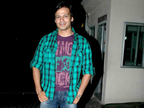 Rishi, Neetu and Vivek Oberoi snapped at suburban multiplex | Photo Of ...