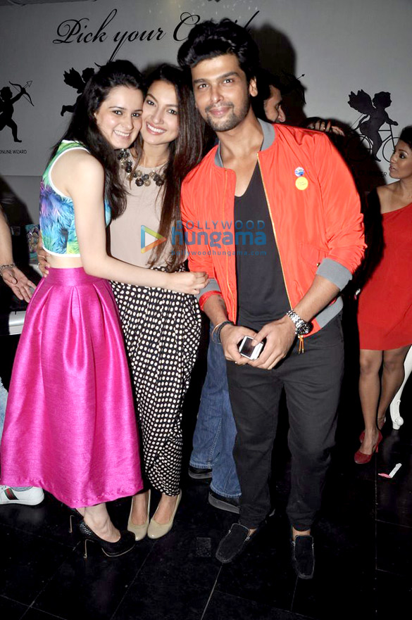 Mugdha, Sonal, Gauahar at Nitya Bajaj’s fashion show | Nitya Bajaj ...