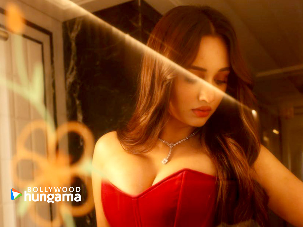 Aakanksha Sharma Wallpapers | aakanksha-sharma-2-5 - Bollywood Hungama