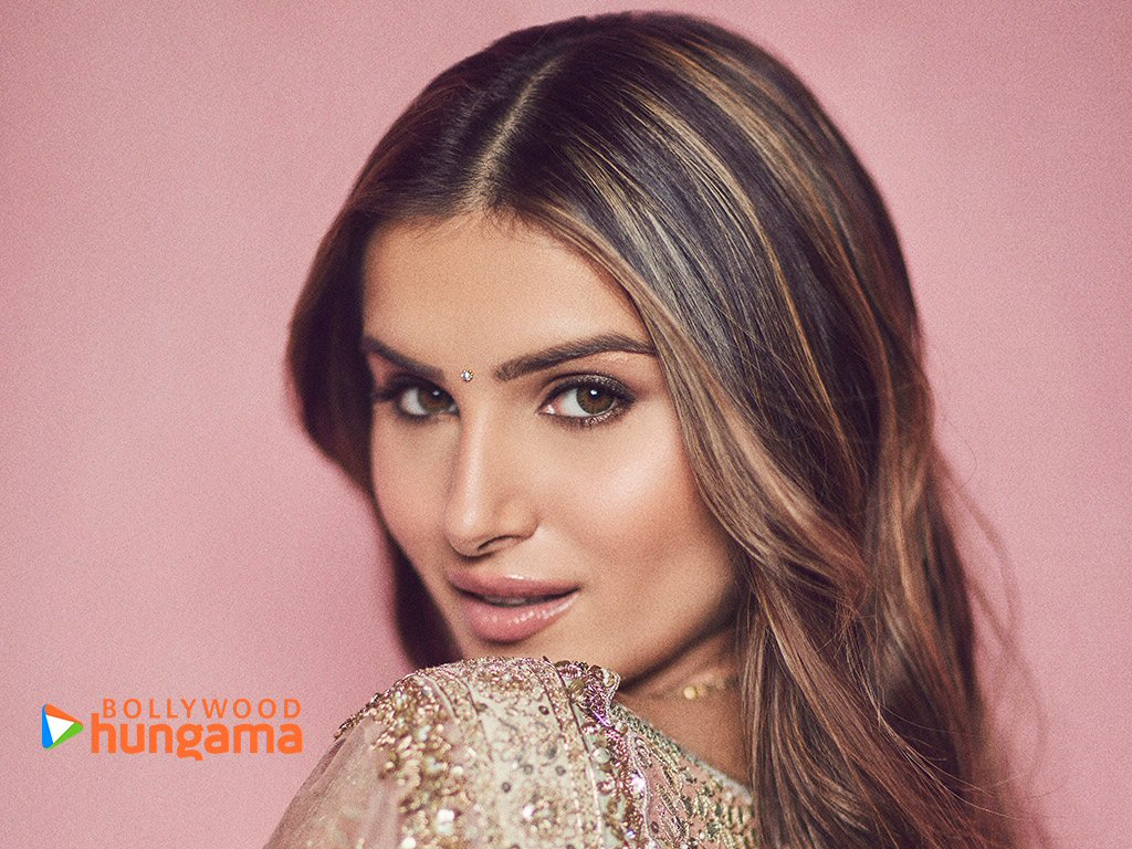 Tara Sutaria Wallpapers | tara-sutaria-2-152 - Bollywood Hungama