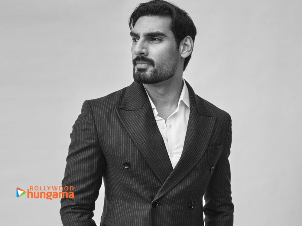 Ahan Shetty Wallpapers | HD Image Download of Ahan Shetty | Photo ...