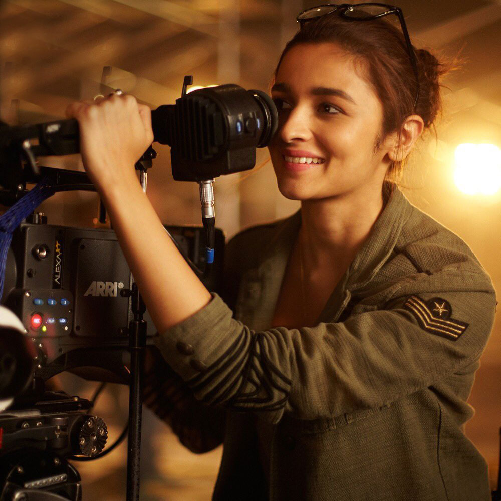 Be FLAWsome With Alia Bhatt! Behind The Scenes Of Dear Zindagi ...