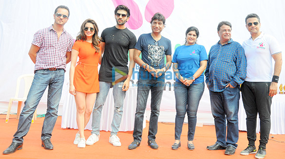 Tabu, Kartik Aryan, Oberoi & Raju Srivastava grace Lokhandwala Street ...
