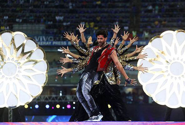 HQ PICTURES OUT! Hrithik Roshan’s electrifying performance at the ...