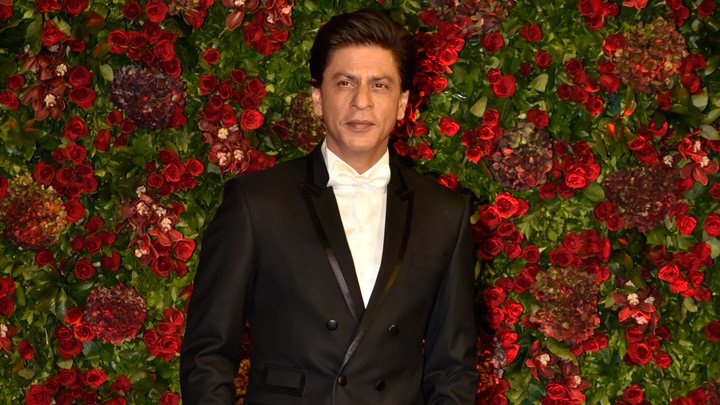 Dashing Shah Rukh Khan at Ranveer-Deepika Wedding Reception at Mumbai ...