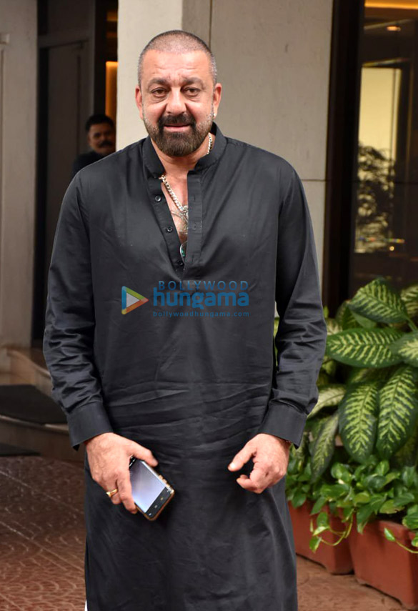 Photos Sanjay Dutt spotted at Anand Pandit’s office in Juhu (6 ...