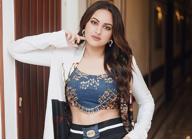 Sonakshi Sinha looks ravishing in her latest Anamika Khanna ensemble ...