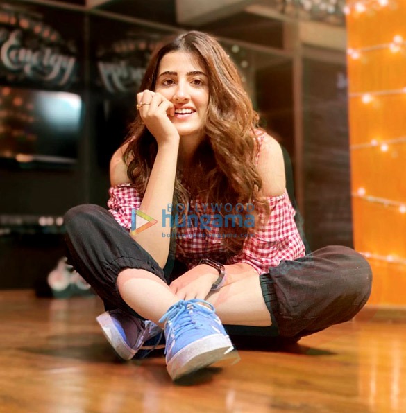 Nupur Sanon Photos, Images, HD Wallpapers, Nupur Sanon HD Images ...