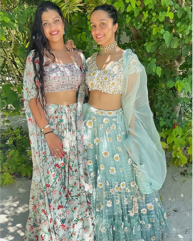 INSIDE PICTURES: Shraddha Kapoor strikes a pose with family and ...