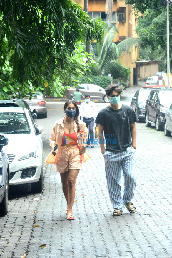 Photos Malaika Arora and her son Arhaan Khan snapped in Bandra (2) | Malaika Arora, Arhaan Khan ...