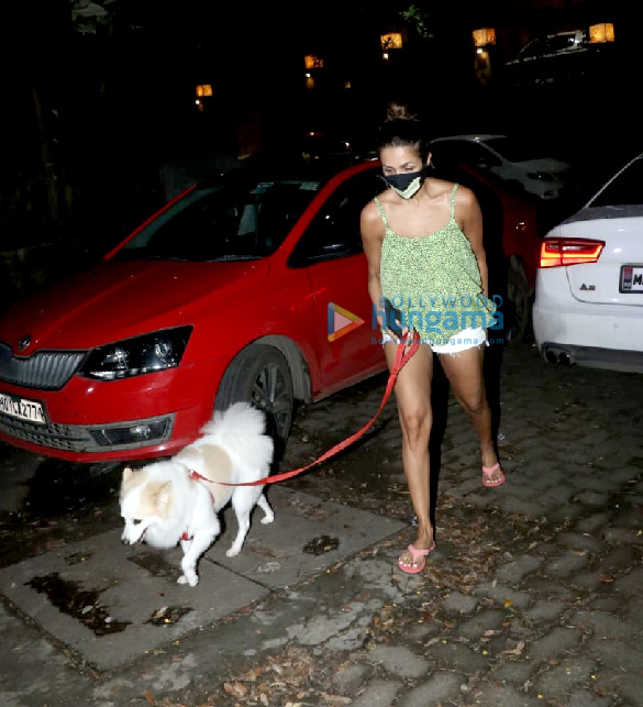 Photos: Malaika Arora snapped in Bandra | Parties & Events - Bollywood Hungama