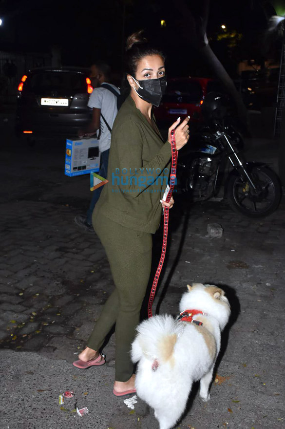 Photos: Malaika Arora snapped in Bandra | Parties & Events - Bollywood Hungama