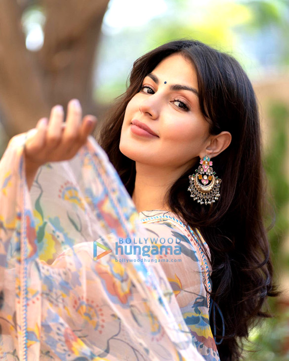 Rhea Chakraborty Photos, Images, HD Wallpapers, Rhea Chakraborty HD ...