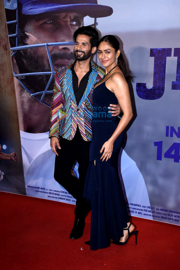 Photos Shahid Kapoor and Mrunal Thakur snapped at the second trailer ...