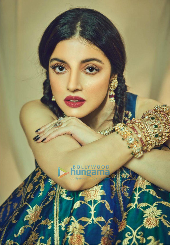 Divya Khossla Photos, Images, HD Wallpapers, Divya Khossla HD Images ...