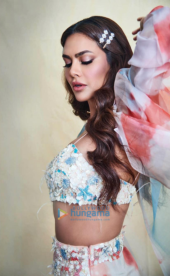 Esha Gupta Photos, Images, HD Wallpapers, Esha Gupta HD Images, Photos ...