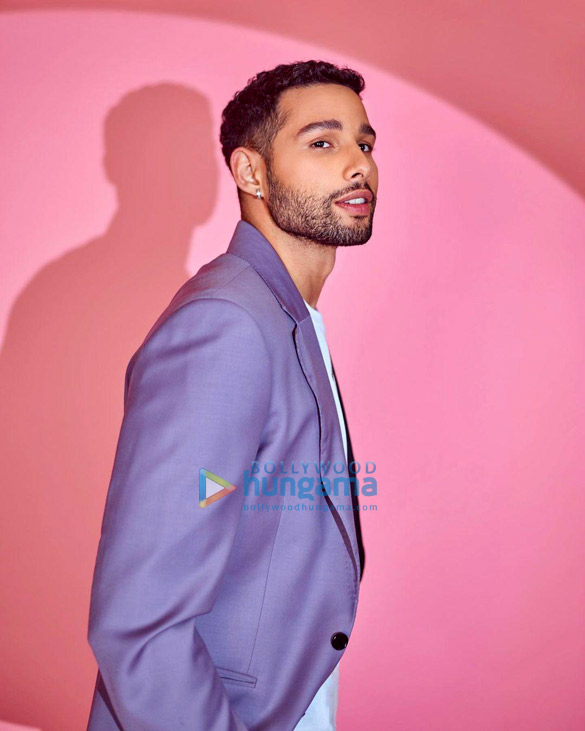 Siddhant Chaturvedi Photos, Images, HD Wallpapers, Siddhant Chaturvedi ...