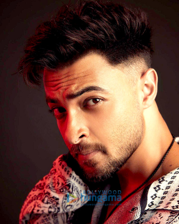 Aayush Sharma Photos, Images, HD Wallpapers, Aayush Sharma HD Images ...