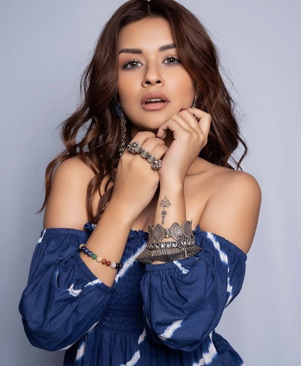 Avneet Kaur perfects the boho aesthetic promoting her song Kesariyo ...