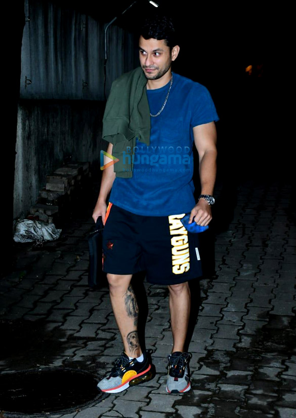 Photos Kunal Kemmu spotted in Khar (2) | Kunal Kemmu Images - Bollywood ...