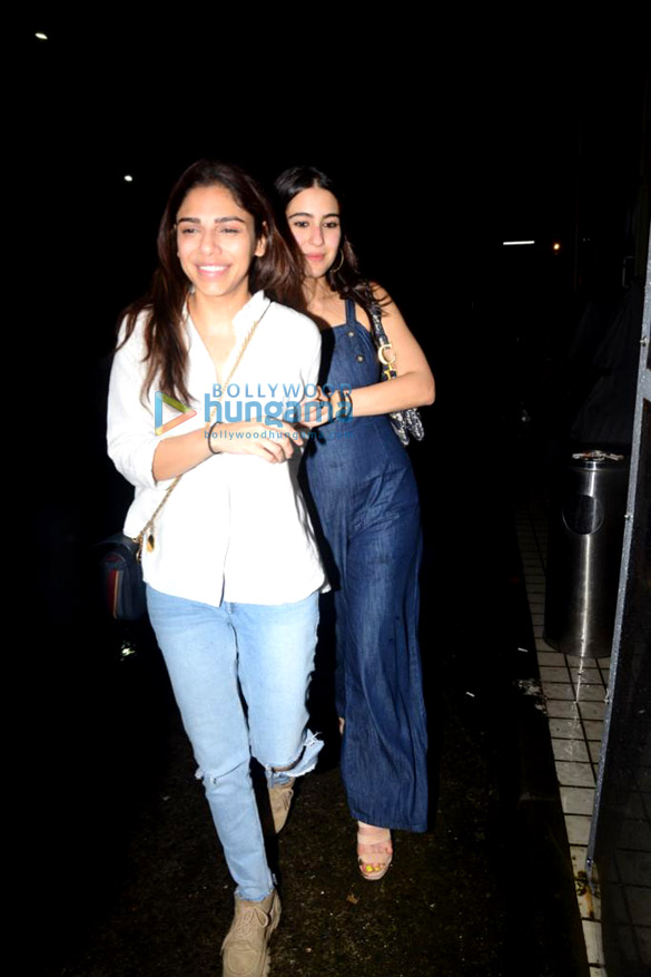 Photos Sara Ali Khan and Sharmin Segal snapped at Bastian in Worli (3 ...