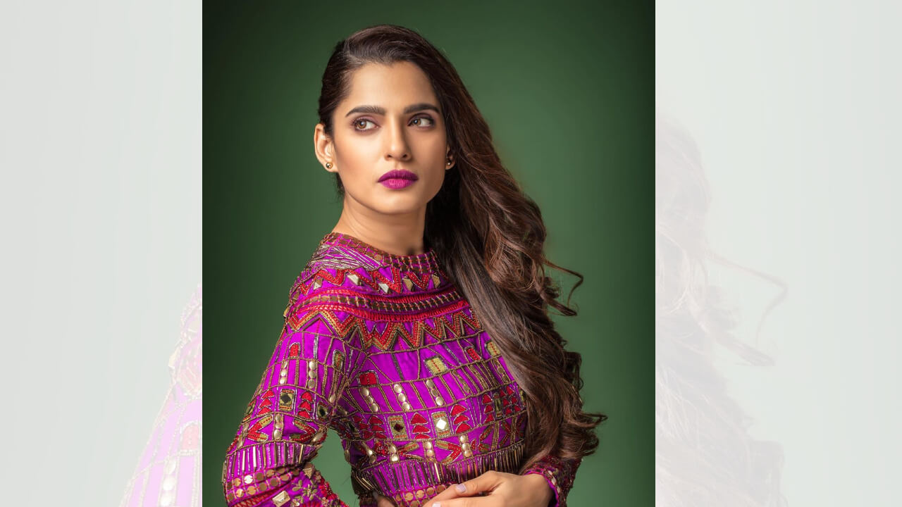 Priya Bapat Images, HD Wallpapers, and Photos 2 - Bollywood Hungama