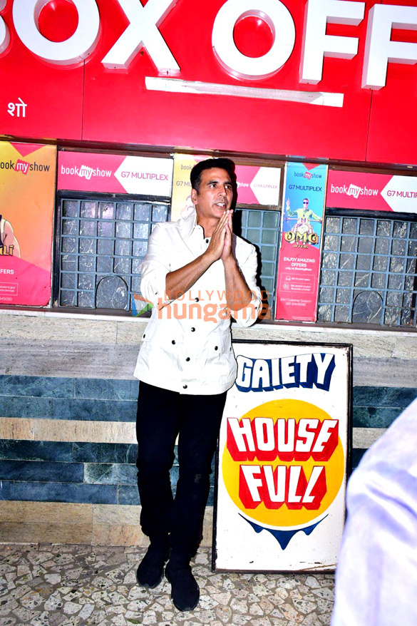 Photos Akshay Kumar and Nushrratt Bharuccha snapped at G7 in Bandra (3 ...